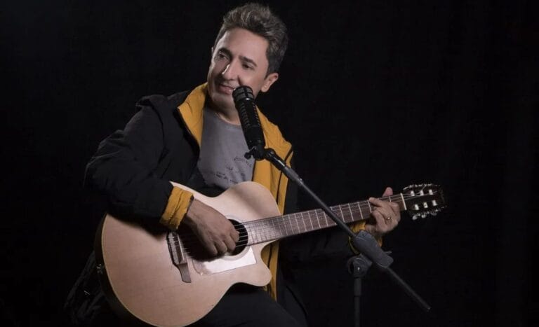 Tom Cleber tocará os grandes sucessos neste domingo (27) na Casa de ...